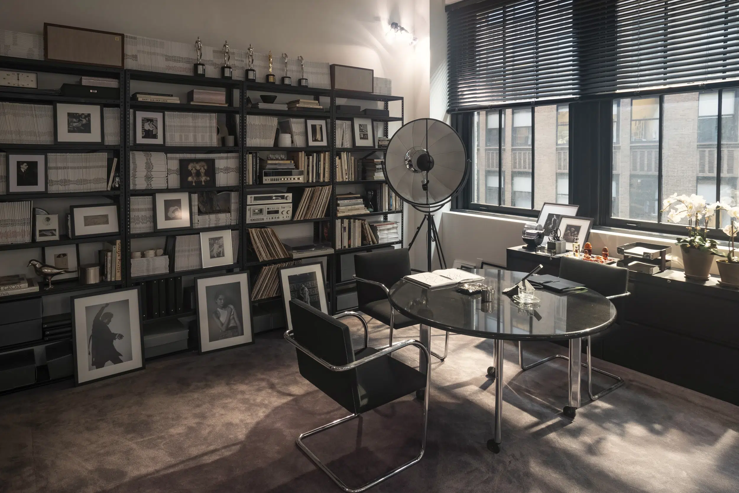 Behind the Set Design of JFK Jr. and Carolyn Bessette's "Love Story ...
